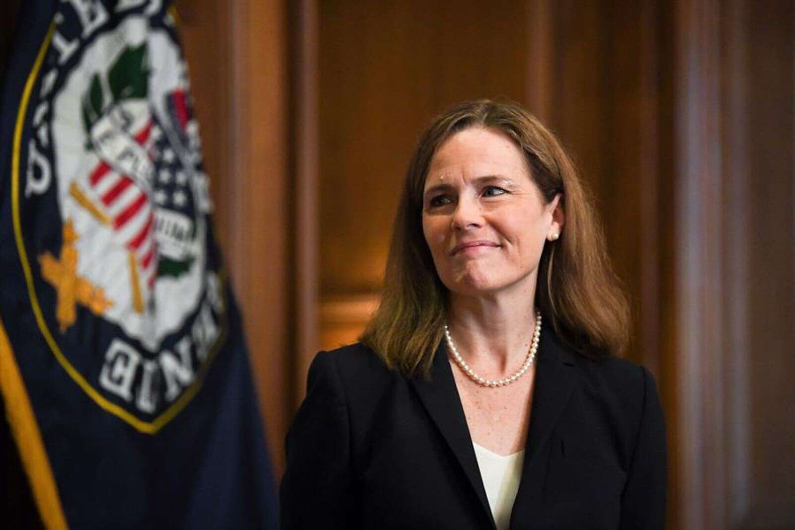El Senado de EE.UU. confirma a Amy Barrett como nueva jueza del Supremo ...